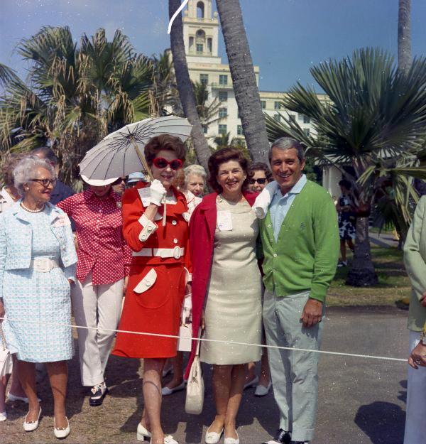 Florida Memory • Perry Como with Mrs. Edgar Garbisch and Mrs. Homer ...