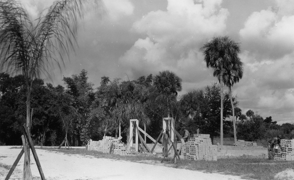 Florida Memory • Construction at the Koreshan Unity trailer park in ...