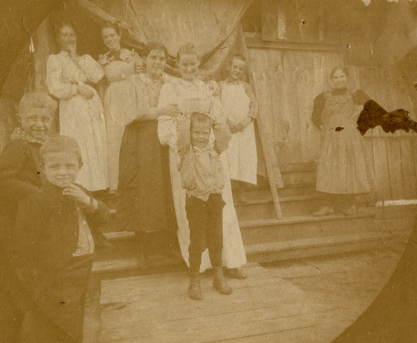 Florida Memory • Group portrait of Koreshan Unity settlement workers.