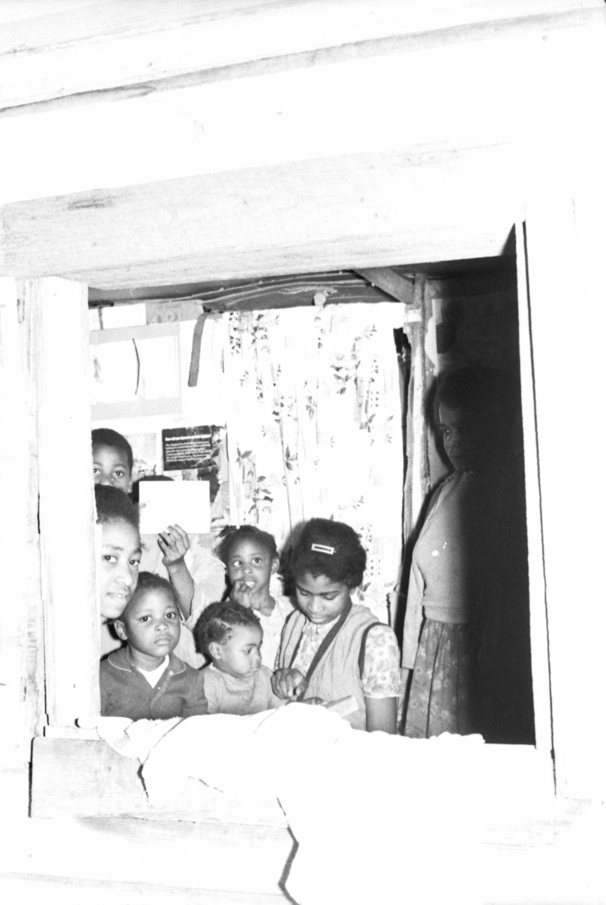 Florida Memory • Children at their home in north central Florida.