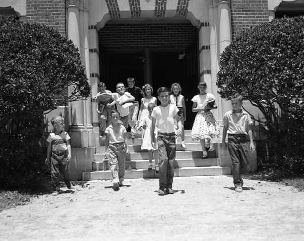 Florida Memory • Sealey Elementary students leaving school for summer ...