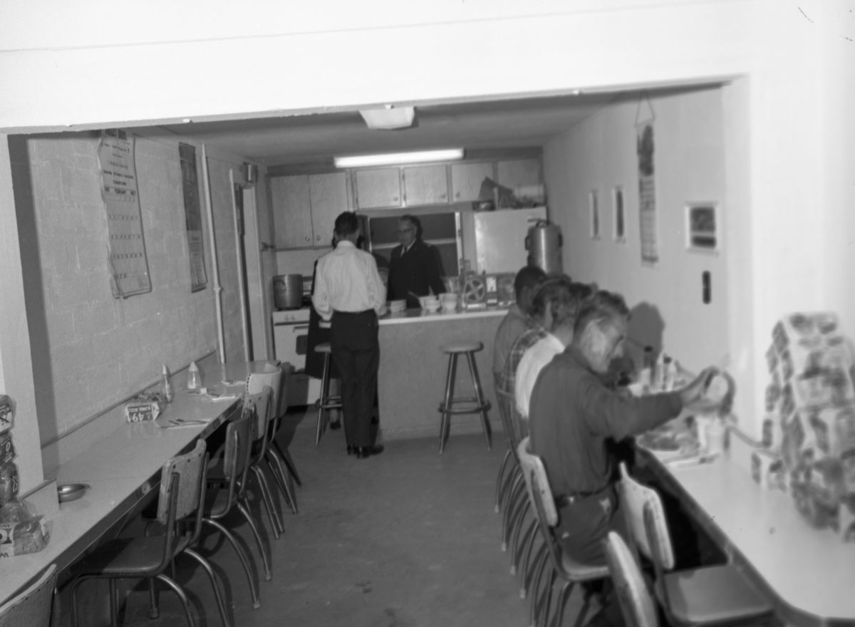 Florida Memory • Transients getting food at new Salvation Army soup ...