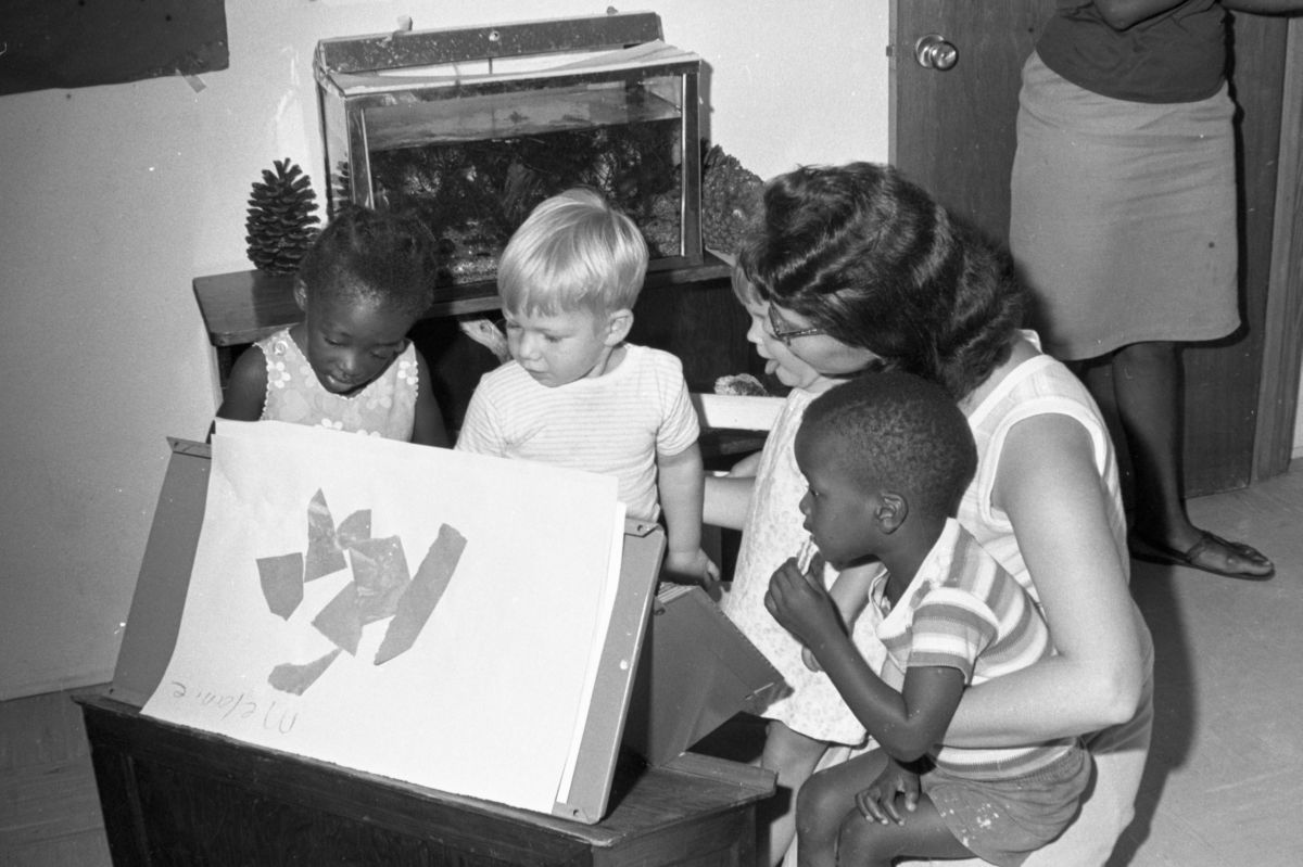Florida Memory • "Project Know How" teacher Mrs. Joyce Conover viewing ...