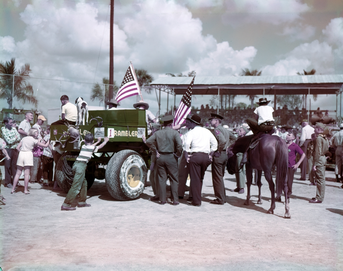 Florida Memory • Crowd gathered around the Rambler during Swamp Buggy ...