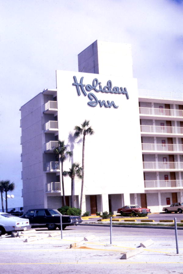 Florida Memory • Holiday Inn at Neptune Beach.
