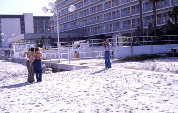 Florida Memory • People being photographed behind the Holiday Inn at ...