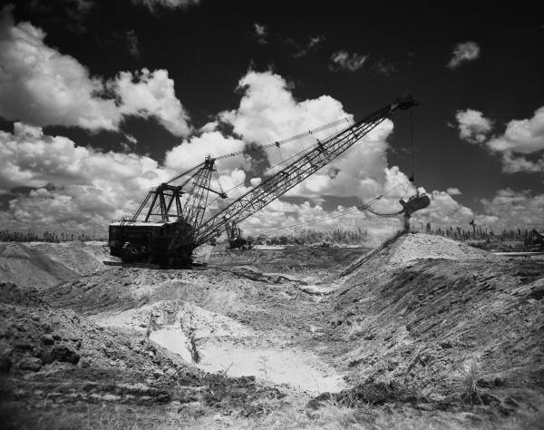 Florida Memory • Dragline in an American Cyanamid Co. phosphate mine.