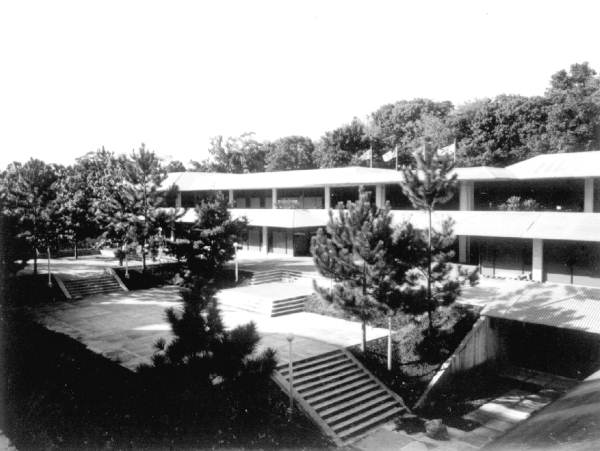 Florida Memory • Courtyard area on the campus of the University of ...
