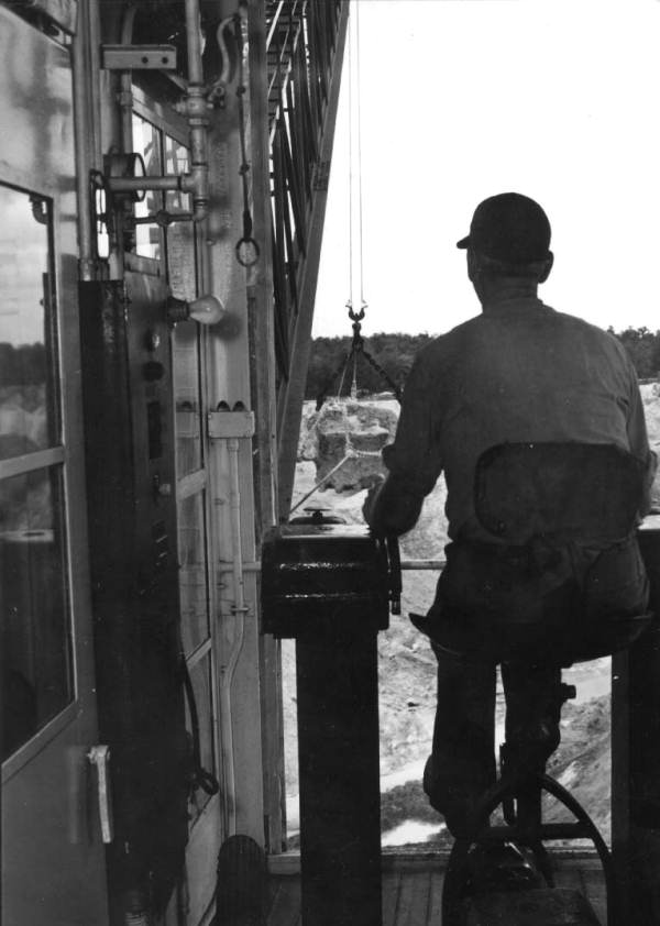 Florida Memory • A worker operates dragline to mine phosphate ...
