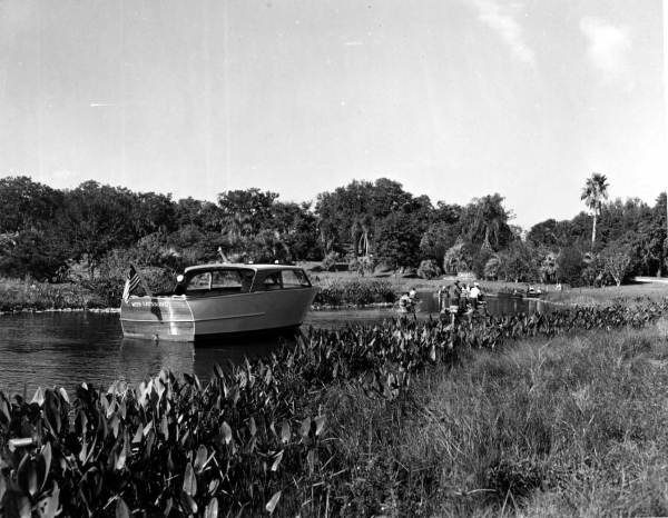 Florida Memory • Boating club in Leesburg, Florida