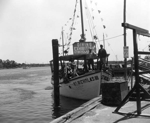 Florida Memory • Sponge diving attraction - Tarpon Springs, Florida