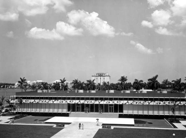 Florida Memory • West Palm Beach Public Library - West Palm Beach, Florida.