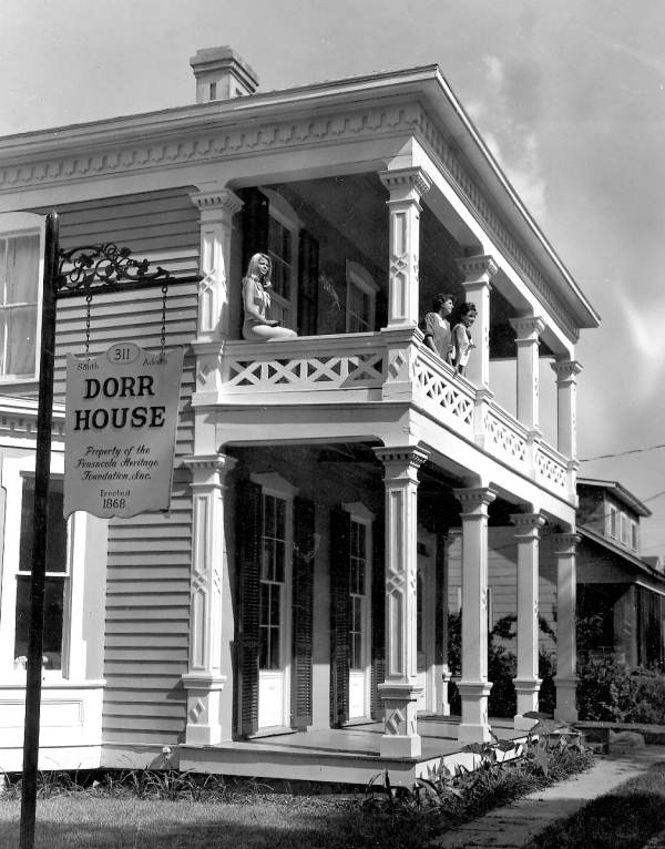 Florida Memory • Dorr House with three women on the second floor porch ...