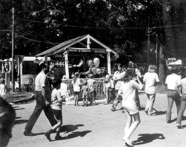 Florida Memory • Evening in Old Seville Square Festival - Pensacola ...