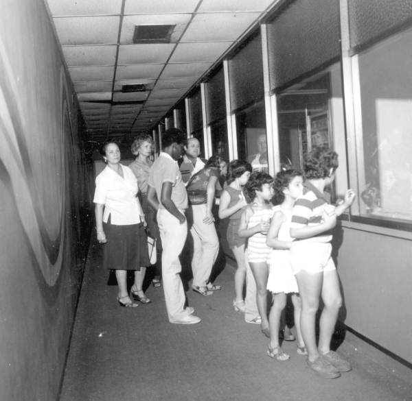 Florida Memory • Visitors of the Miami Serpentarium.