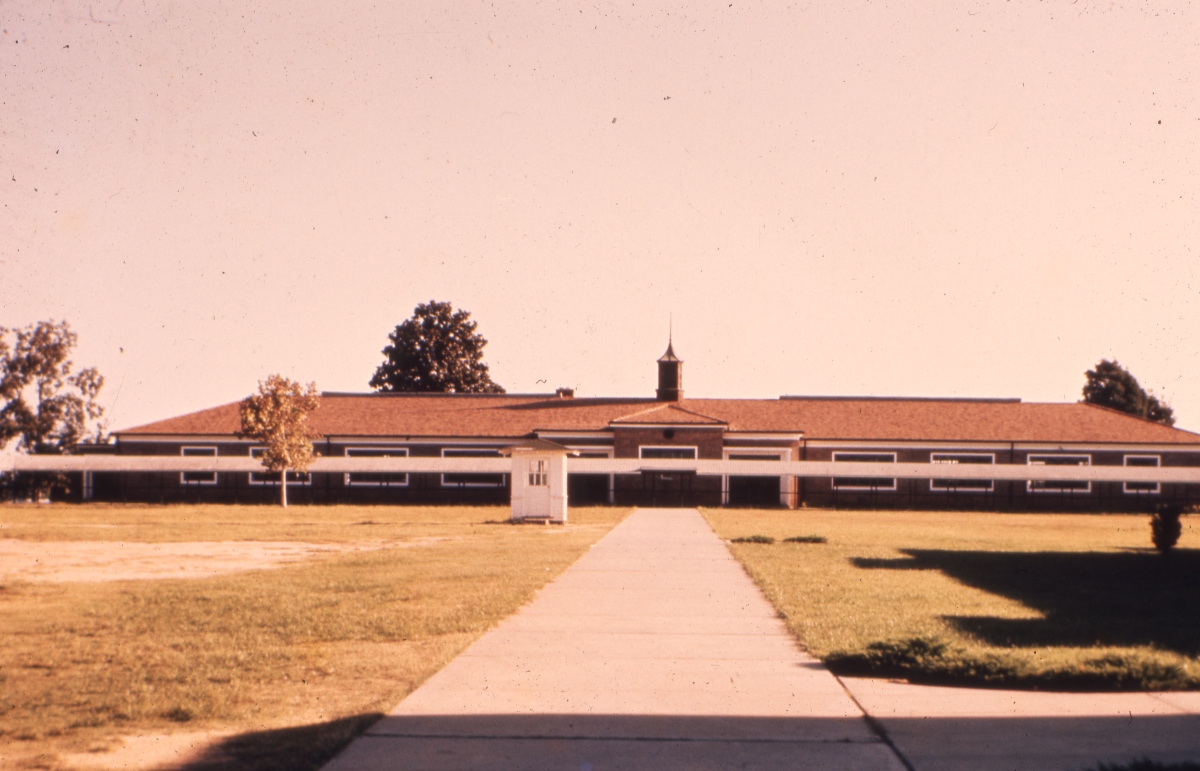 Florida Memory • Building at the Apalachee Correctional Institution ...