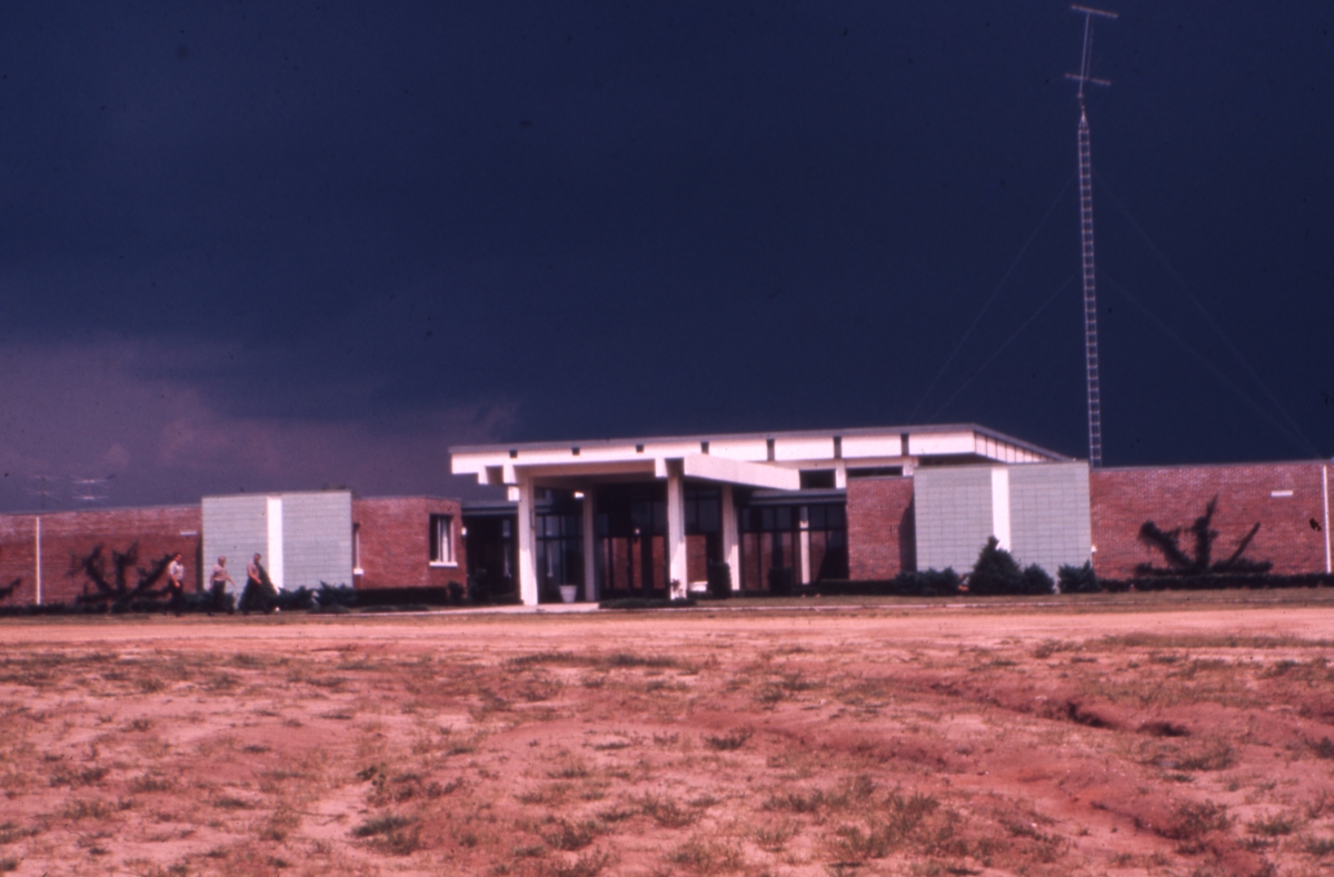 Florida Memory • Building at the Apalachee Correctional Institution ...