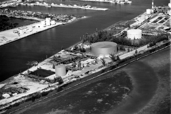 Florida Memory • Aerial view of city electric power plant - Stock ...