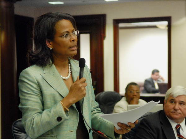 Florida Memory • Rep. Yolly Roberson offering questions on HJR 7039 ...