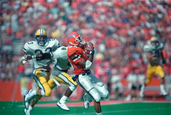 Florida Memory • Stacey Simmons catching a pass for a touchdown ...