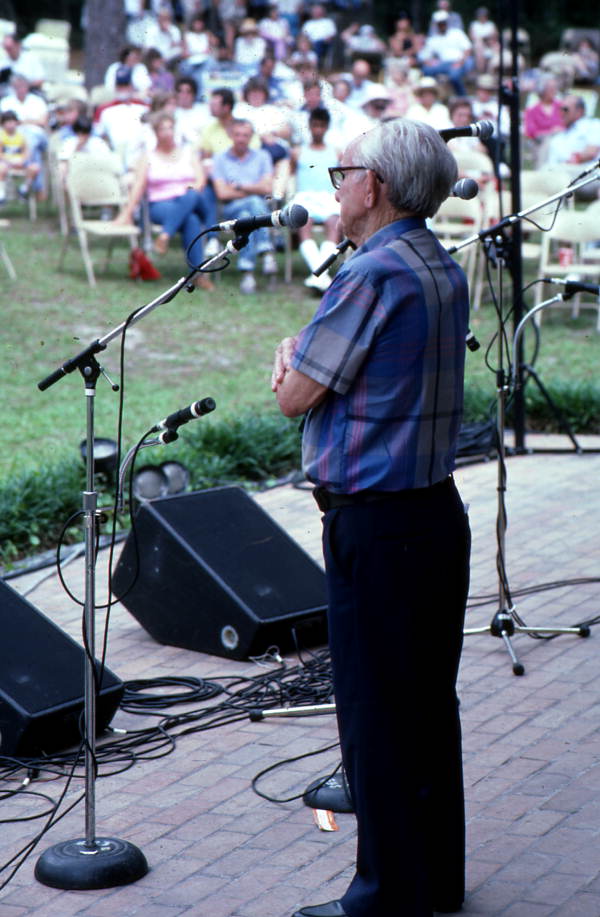 Florida Memory • E.A. "Frog" Smith telling a story - White Springs, Florida