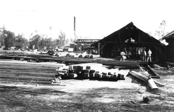 Florida Memory • Sawmill at Cherry Lake Farm - Cherry Lake, Florida.