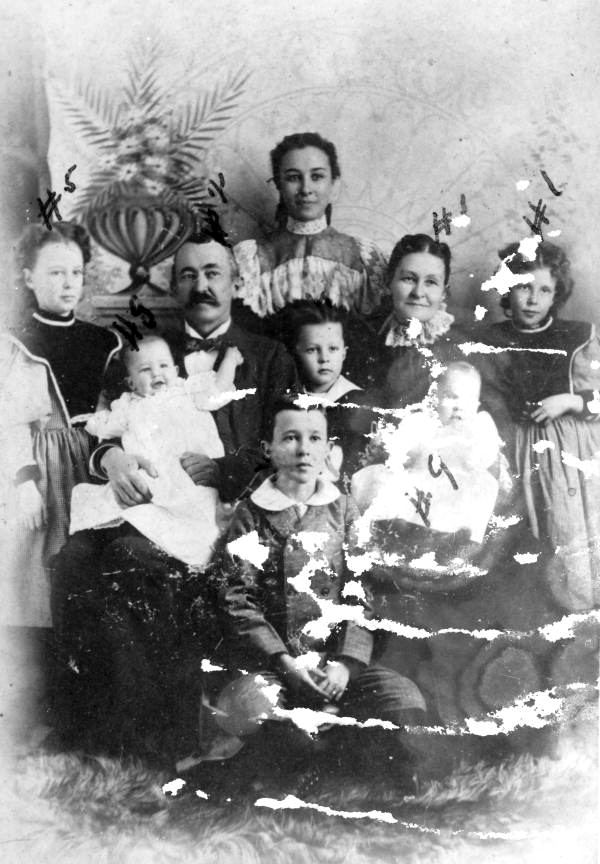 Florida Memory • Portrait of the Van Brunt family - Tallahassee, Florida.