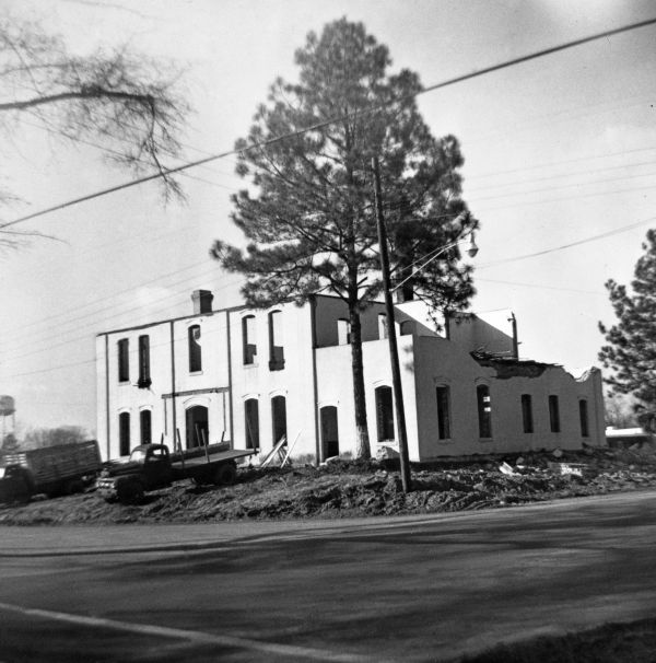 Florida Memory • Holmes County courthouse destruction