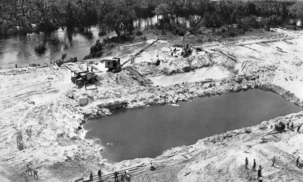 Florida Memory • Construction of Pinellas County Power Company plant ...
