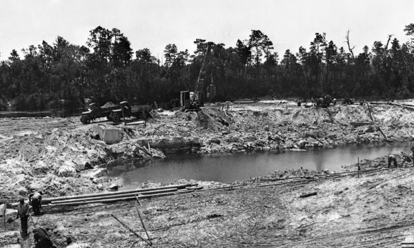 Florida Memory • Construction of Pinellas County Power Company plant ...
