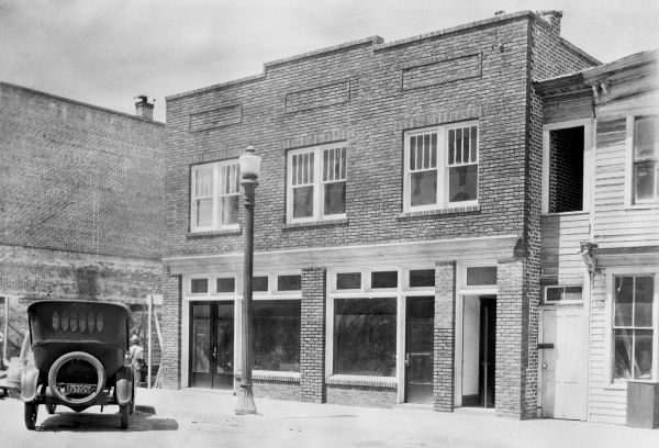 Florida Memory • Dewitt Building - Eustis, Florida