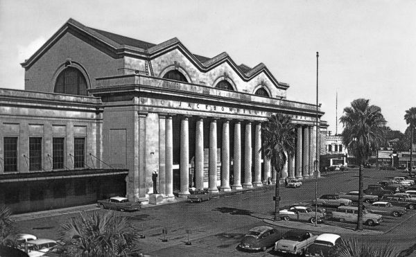 Florida Memory • Union station and parking plaza - Jacksonville, Florida.