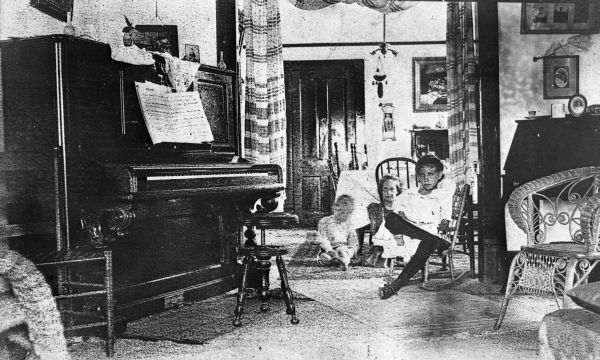Florida Memory • Interior of Henry Gibbons home? - Miami, Florida.