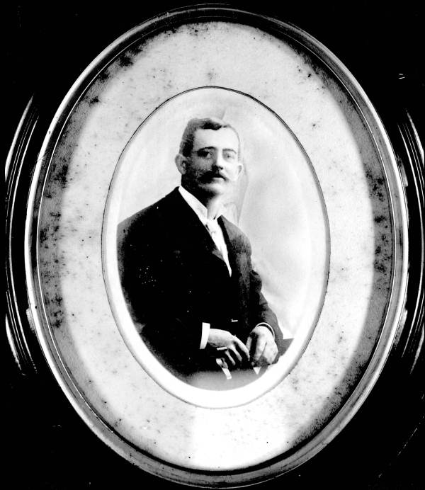 Florida Memory • Framed portrait of Edward Scarborough