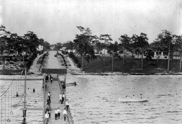 Florida Memory • Panoramic view along Lake Jackson - Sebring, Florida.