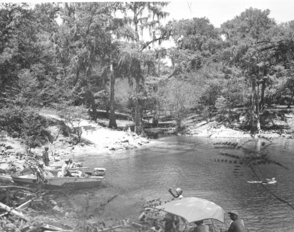 Florida Memory • Boating at Troy Springs