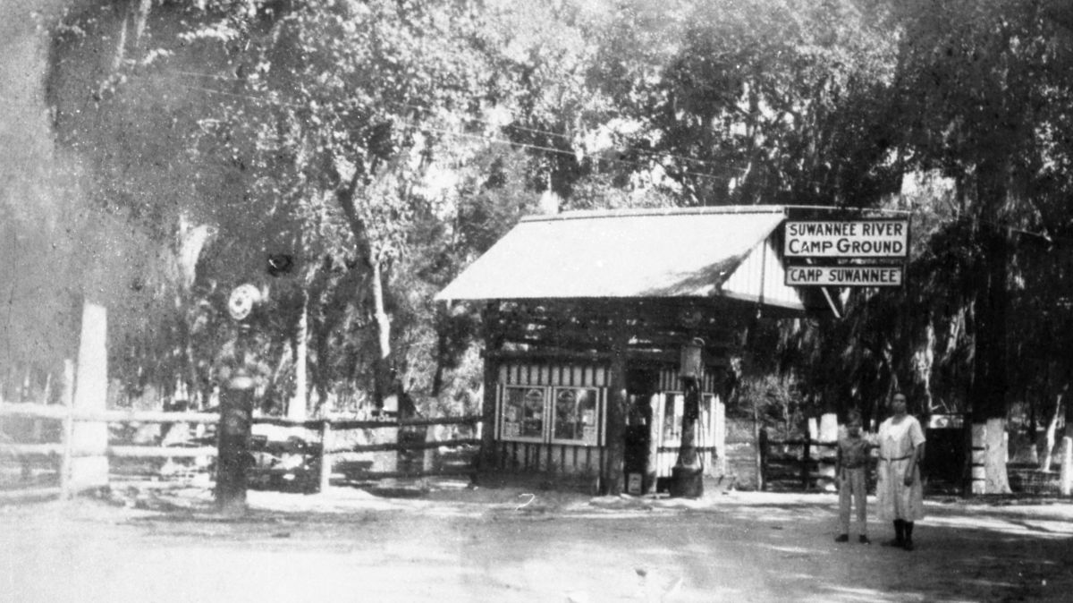 Florida Memory • Visitors at the Suwannee River Campground at Camp ...