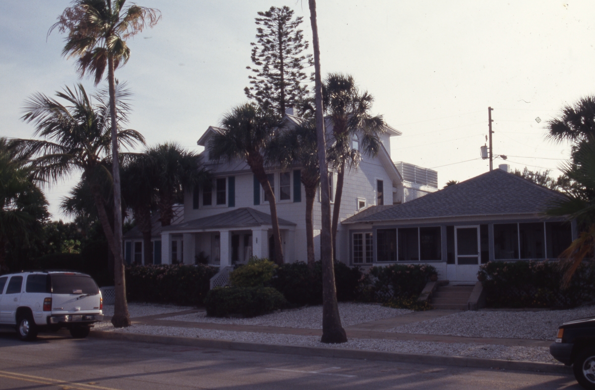 Florida Memory • Photographs of the Pass-a-Grille Historic District.