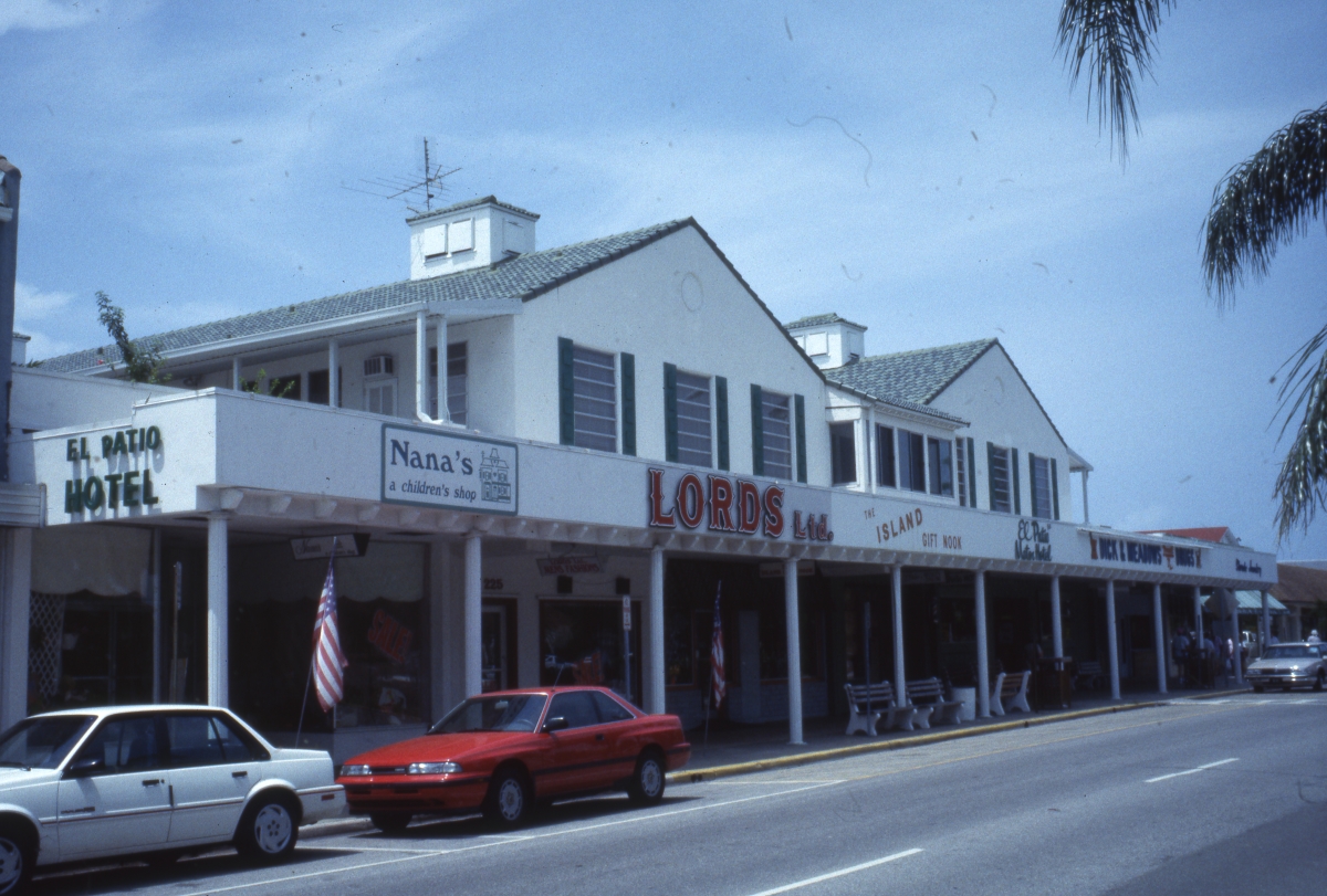 Florida Memory • Historic Valencia Hotel and Arcade in Venice.