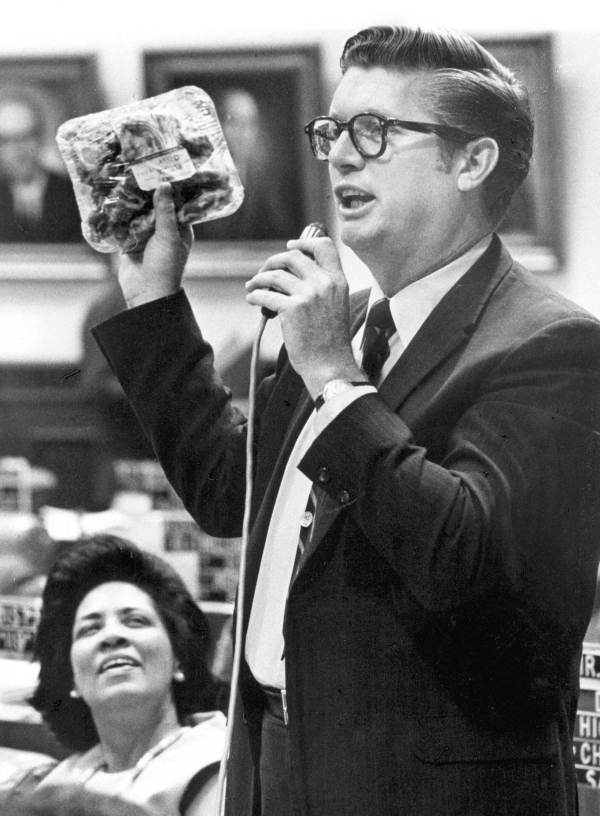 Florida Memory • Dick Renick speaking on the House floor.