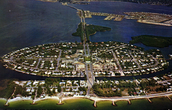 Florida Memory • Aerial photograph of Saint Armands Key.