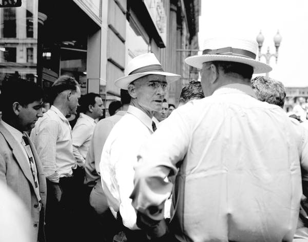 Florida Memory • Investigator, right, speaking with eyewitness at the ...