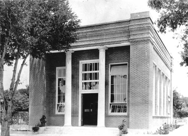 Florida Memory • Former bank building