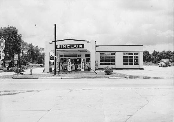 Florida Memory • Sinclair Oil Corporation gas station on Ridgewood ...