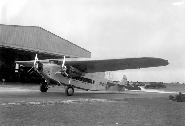 Florida Memory • Mail plane at airport - Miami, Florida.