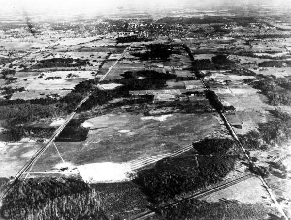 Florida Memory • Aerial view from the west, Dale Mabry Field in the ...