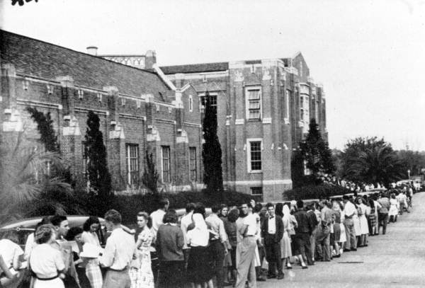 Florida Memory • Students lined up for registration at FSU's Montgomery ...