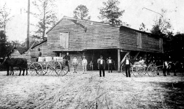 Florida Memory • Men and wagons outside Henry Edward's old cotton gin ...