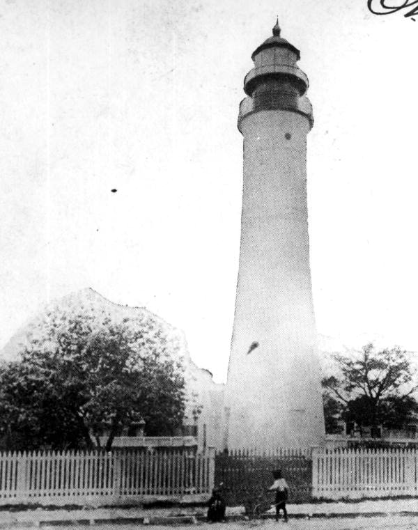 Florida Memory • Exterior of lighthouse tower - Key West, Florida.