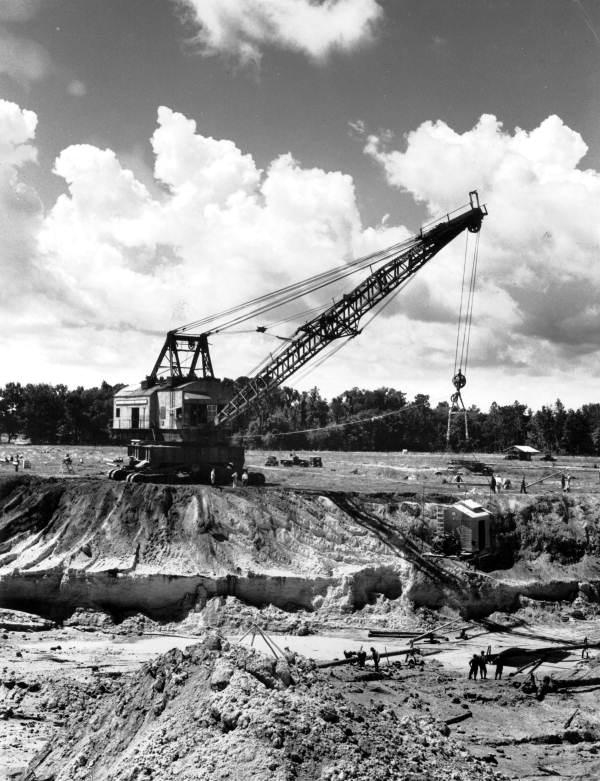 Florida Memory • Southern Phosphate Corporation's Bucyrus dragline